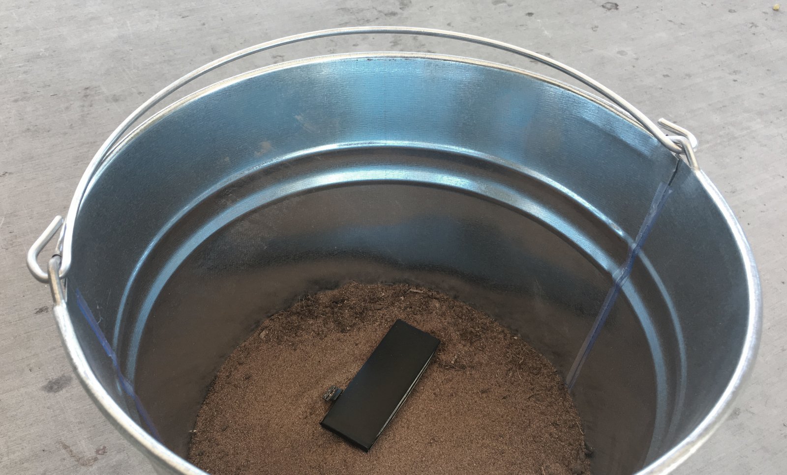 How to Safely Deal with a Swollen Battery? | Easybom