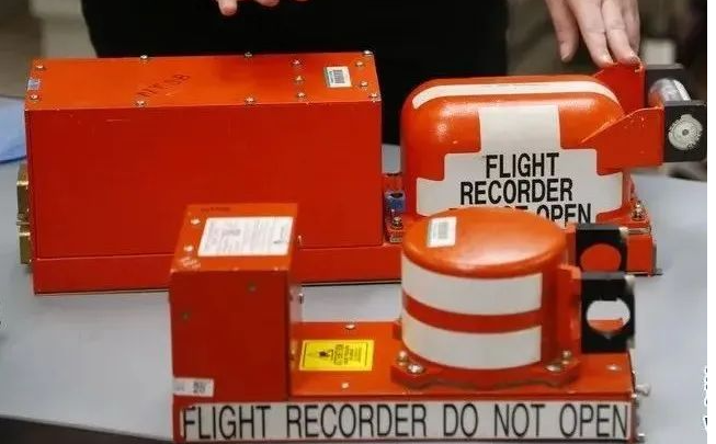 How Did the Black Box Chip Survive the Air Crash? | Easybom
